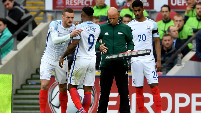 Jermain Defoe and Jamie Vardy react to England's win over Lithuania