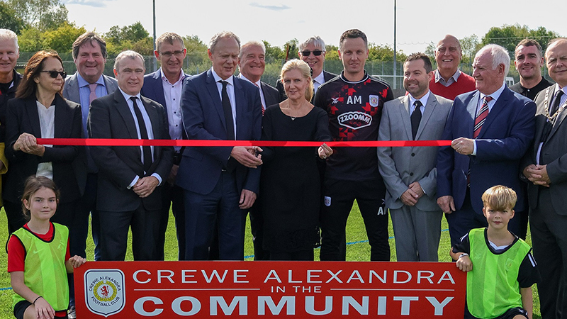 Debbie Hewitt joins pitch unveiling ceremony