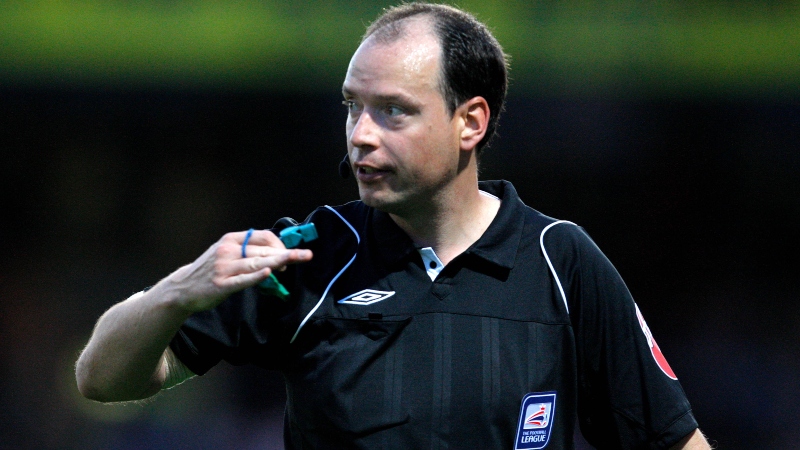 Former EFL ref Rob Shoebridge talks swapping refereeing for coaching
