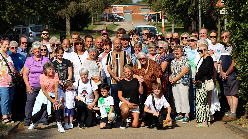 Blue Heritage plaque unveiled in Luton to honour women's football ...