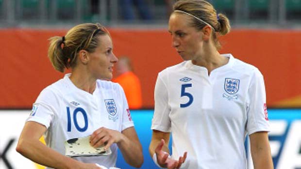 Former England captains offer Twitter support to Lionesses